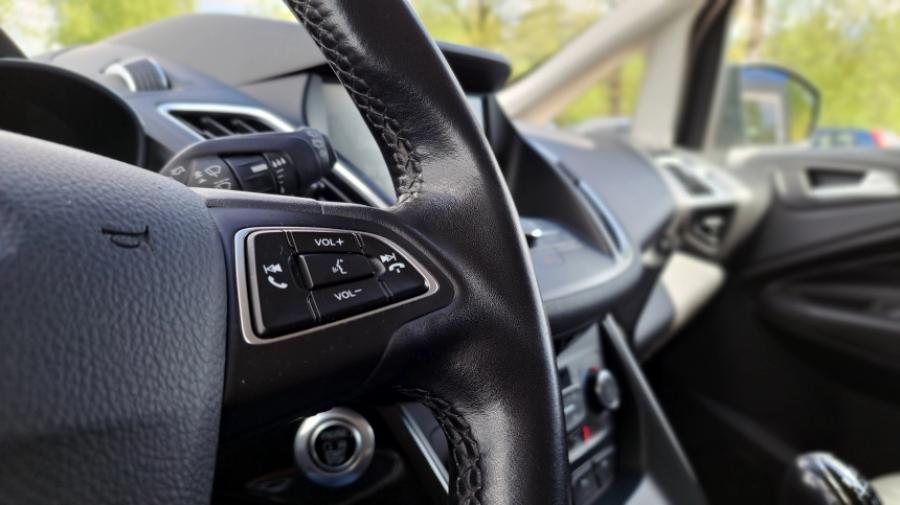 Grey Ford C-Max 2015 in Riga, with an engine capacity of 1.50 L and mileage of 253 thousand km for 6990 €, photo 100 on AUTOMOTO.COM.LV