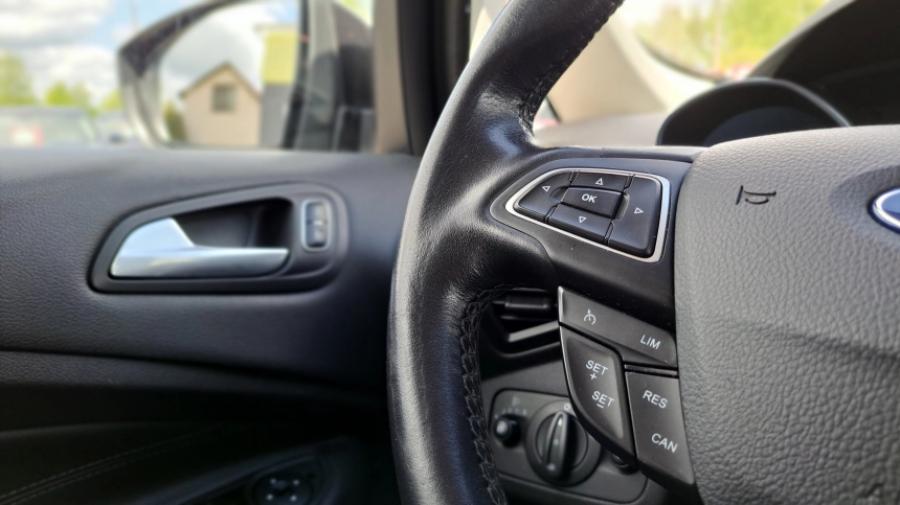 Grey Ford C-Max 2015 in Riga, with an engine capacity of 1.50 L and mileage of 253 thousand km for 6990 €, photo 102 on AUTOMOTO.COM.LV