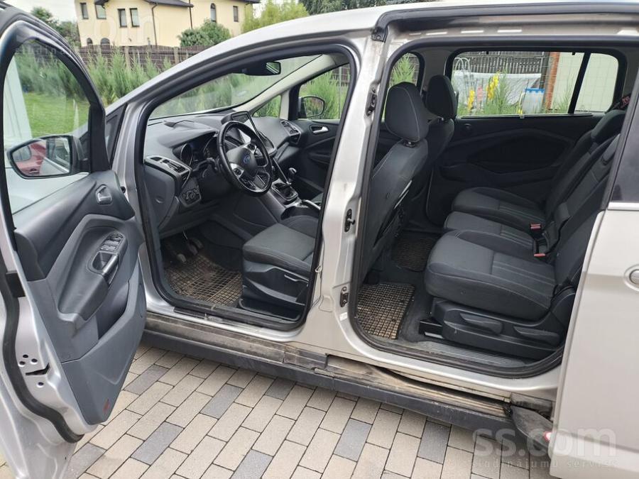 Pelēks Ford C-Max 2015 Rīga, ar dzinēja tilpumu 1.60 L un nobraukumu 244 tūkst. km par 4700 €, foto 5 vietnē AUTOMOTO.COM.LV