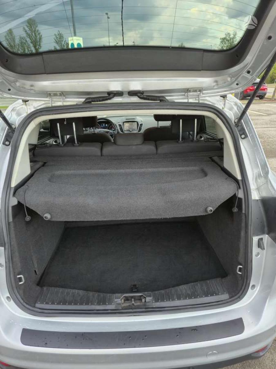 Pelēks Ford C-Max 2015 Viļņa, ar dzinēja tilpumu 2.00 L un nobraukumu 271 tūkst. km par 5500 €, foto 23 vietnē AUTOMOTO.COM.LV