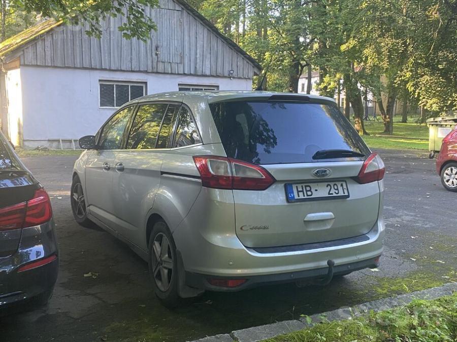 Pelēks Ford C-Max 2015 Rīga, ar dzinēja tilpumu 1.60 L un nobraukumu 351 tūkst. km par 4000 €, foto 3 vietnē AUTOMOTO.COM.LV