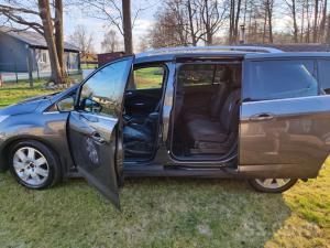 Grey Ford C-Max 2016 in Riga, with an engine capacity of 2.00 L and mileage of 298 thousand km for 5500 €, photo 3 on AUTOMOTO.COM.LV