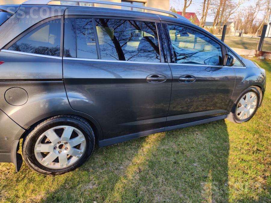 Grey Ford C-Max 2016 in Riga, with an engine capacity of 2.00 L and mileage of 298 thousand km for 5500 €, photo 4 on AUTOMOTO.COM.LV