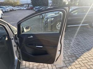 Pelēks Ford C-Max 2016 Tauragė, ar dzinēja tilpumu 1.00 L un nobraukumu 143 tūkst. km par 4500 €, foto 17 vietnē AUTOMOTO.COM.LV