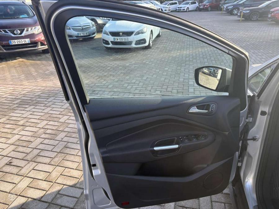 Pelēks Ford C-Max 2016 Tauragė, ar dzinēja tilpumu 1.00 L un nobraukumu 143 tūkst. km par 4500 €, foto 19 vietnē AUTOMOTO.COM.LV