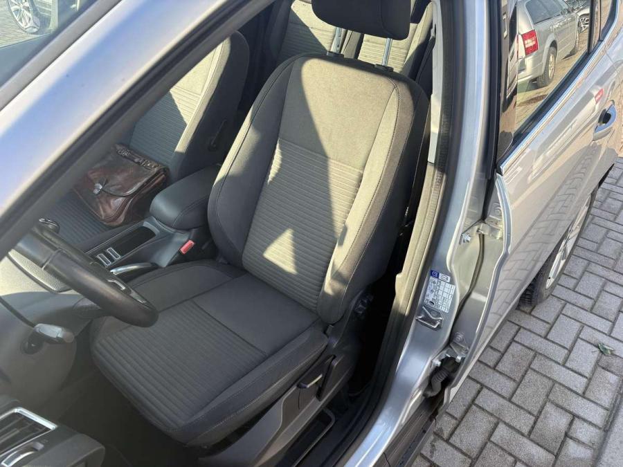 Pelēks Ford C-Max 2016 Tauragė, ar dzinēja tilpumu 1.00 L un nobraukumu 143 tūkst. km par 4500 €, foto 22 vietnē AUTOMOTO.COM.LV