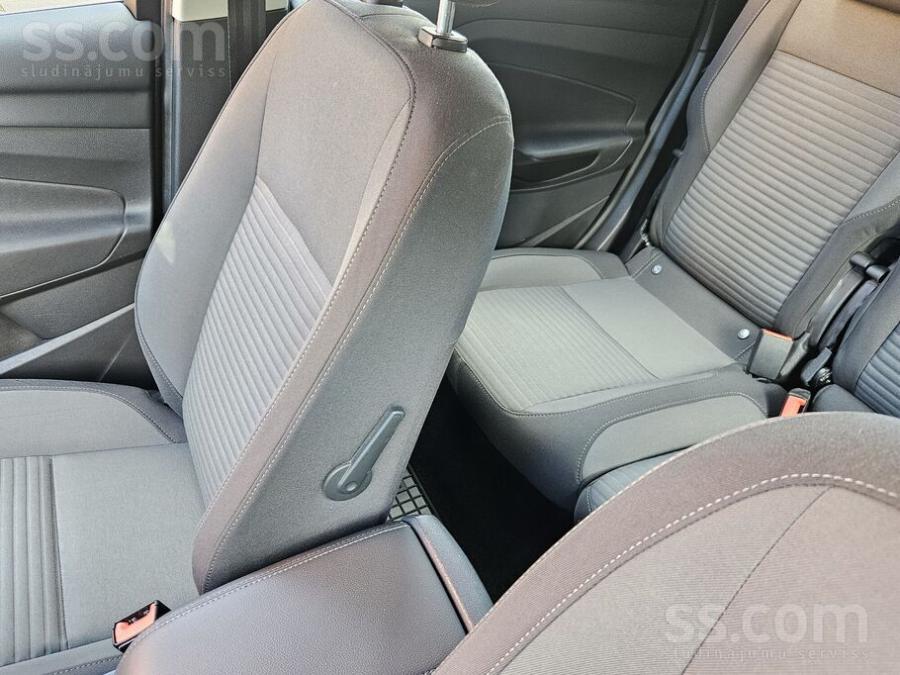 Grey Ford C-Max 2016 in Jekabpils, with an engine capacity of 2.00 L and mileage of 253 thousand km for 6790 €, photo 28 on AUTOMOTO.COM.LV