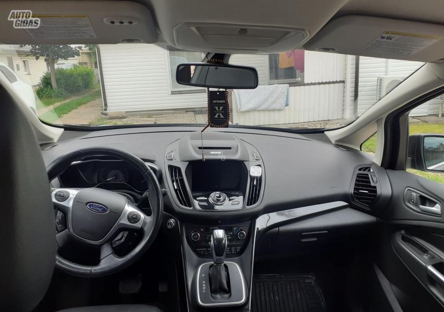 Grey Ford C-Max 2017 in Panevezys, with an engine capacity of 2.00 L and mileage of 112 thousand km for 8500 €, photo 5 on AUTOMOTO.COM.LV