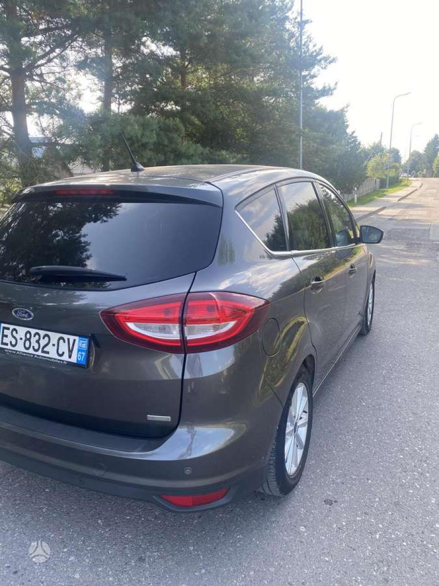 Grey Ford C-Max 2017 in Taurage, with an engine capacity of 1.00 L and mileage of 165 thousand km for 4900 €, photo 7 on AUTOMOTO.COM.LV