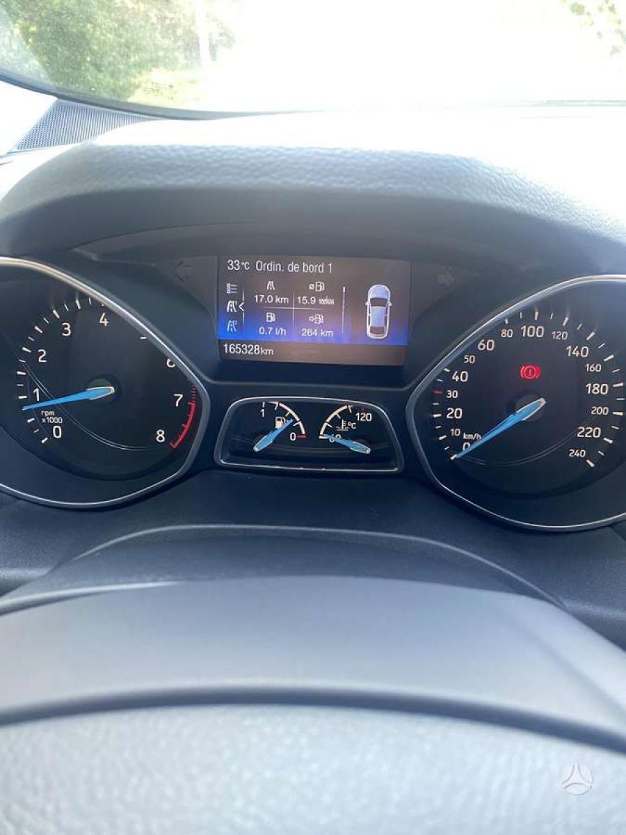 Grey Ford C-Max 2017 in Taurage, with an engine capacity of 1.00 L and mileage of 165 thousand km for 4900 €, photo 10 on AUTOMOTO.COM.LV