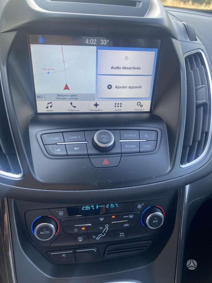 Grey Ford C-Max 2017 in Taurage, with an engine capacity of 1.00 L and mileage of 165 thousand km for 4900 €, photo 11 on AUTOMOTO.COM.LV