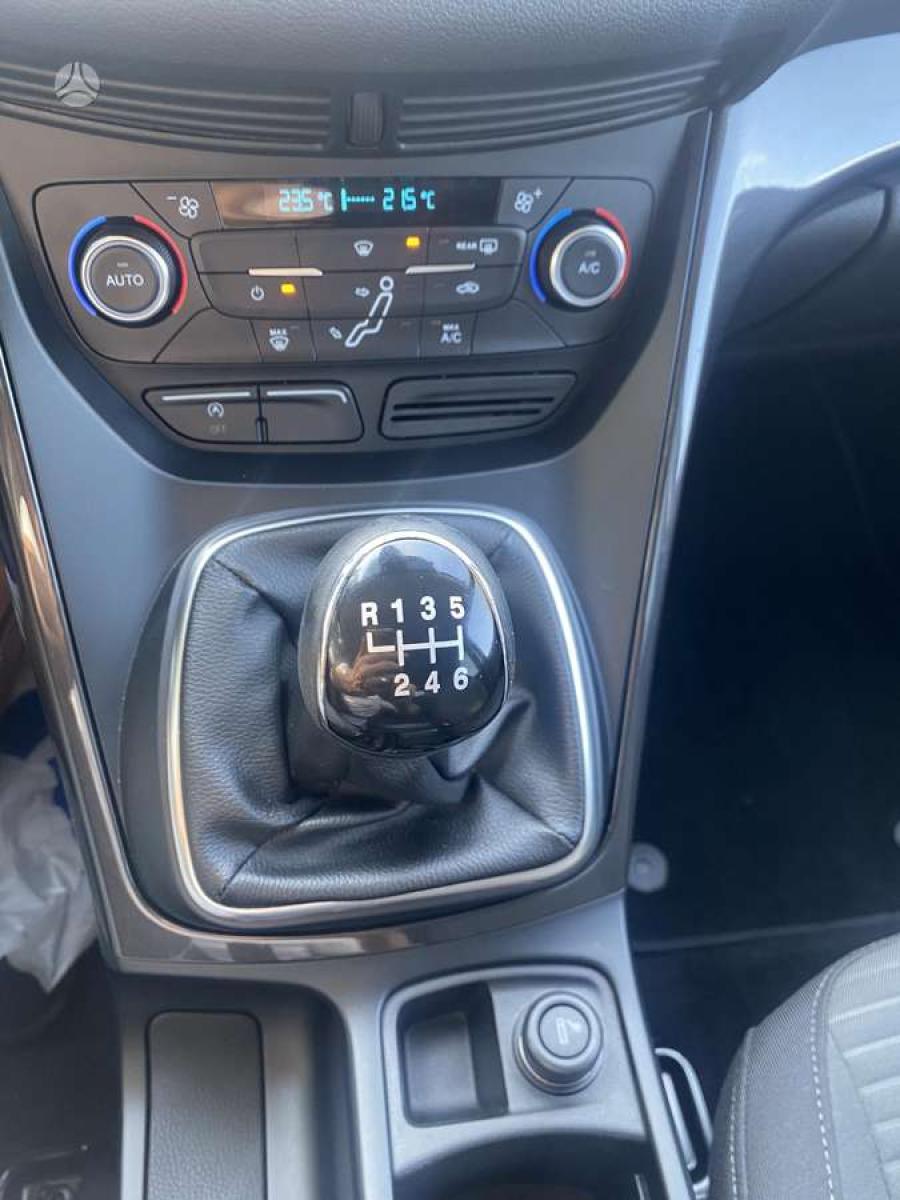Grey Ford C-Max 2017 in Taurage, with an engine capacity of 1.00 L and mileage of 165 thousand km for 4900 €, photo 12 on AUTOMOTO.COM.LV