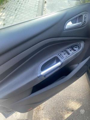Grey Ford C-Max 2017 in Taurage, with an engine capacity of 1.00 L and mileage of 165 thousand km for 4900 €, photo 13 on AUTOMOTO.COM.LV