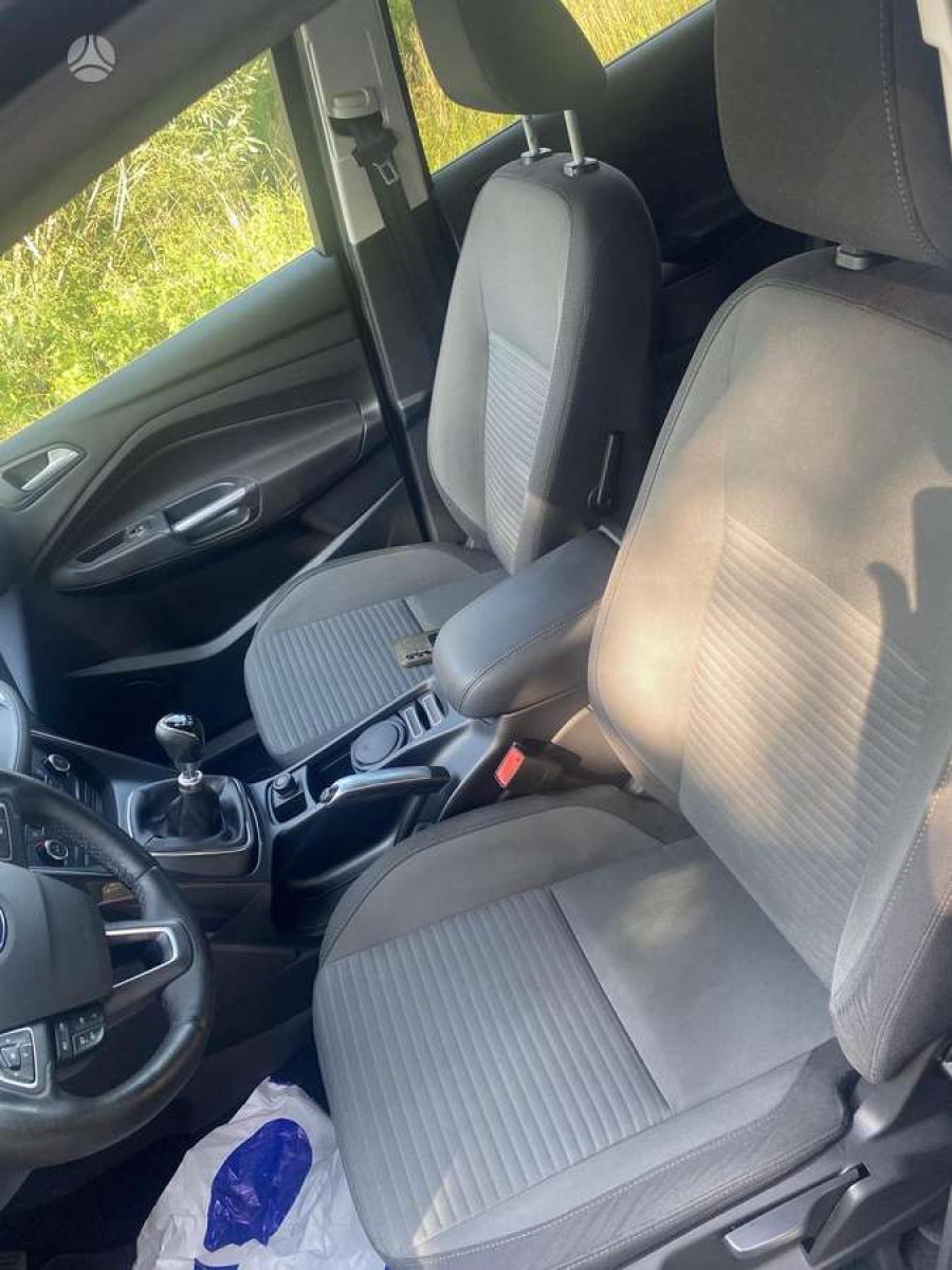 Grey Ford C-Max 2017 in Taurage, with an engine capacity of 1.00 L and mileage of 165 thousand km for 4900 €, photo 14 on AUTOMOTO.COM.LV