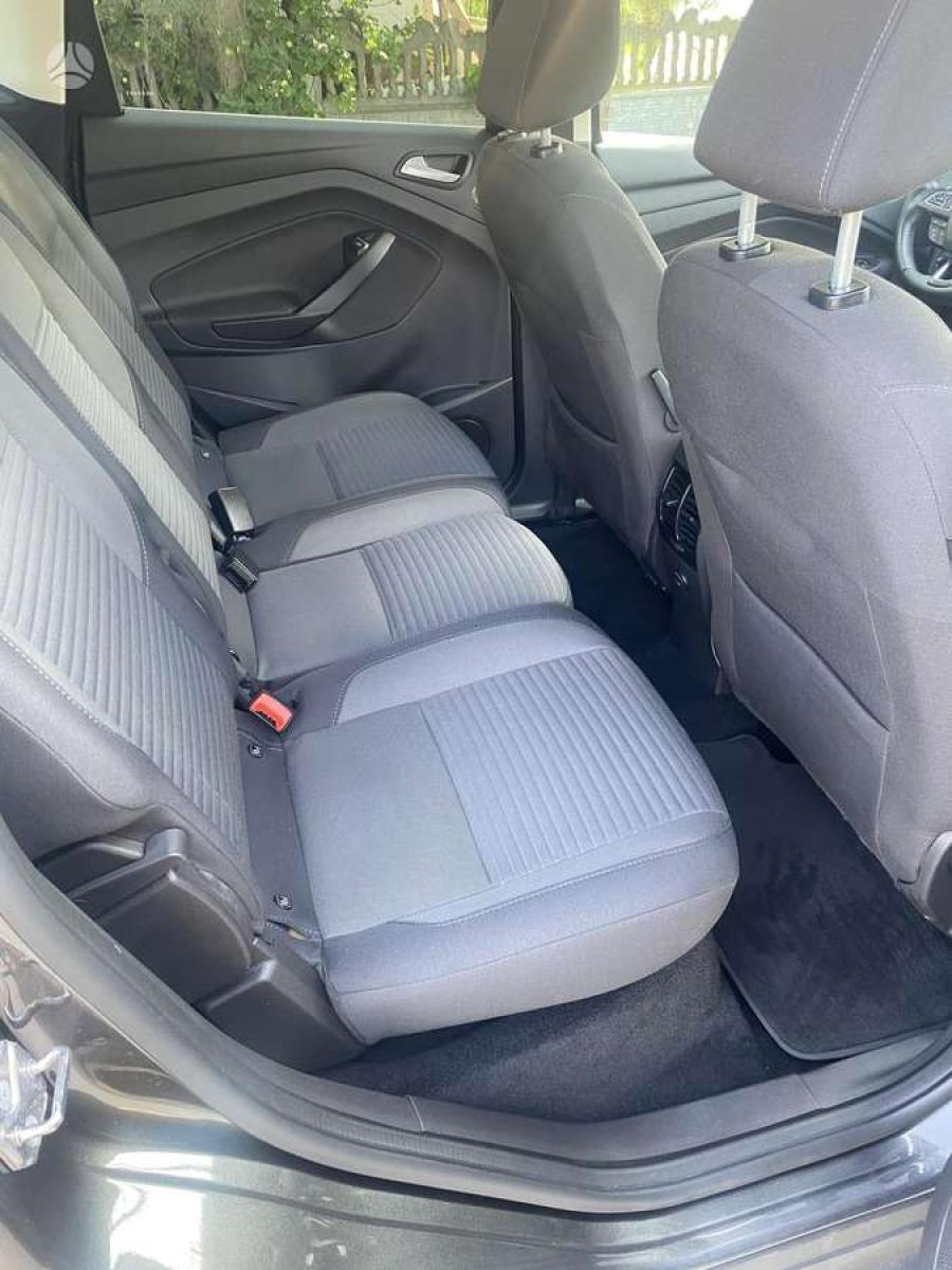 Grey Ford C-Max 2017 in Taurage, with an engine capacity of 1.00 L and mileage of 165 thousand km for 4900 €, photo 15 on AUTOMOTO.COM.LV