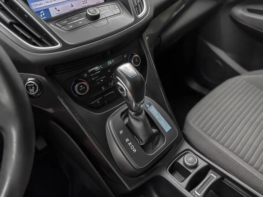 Grey Ford C-Max 2018 in Jelgava, with an engine capacity of 1.50 L and mileage of 229 thousand km for 7500 €, photo 19 on AUTOMOTO.COM.LV
