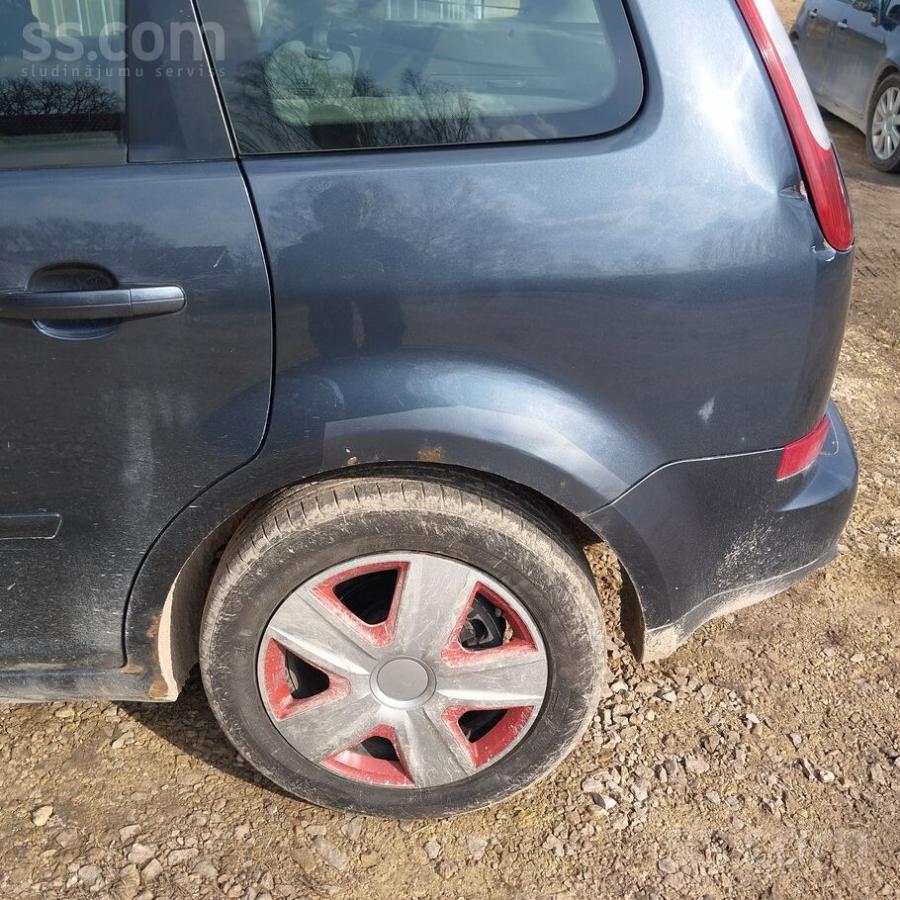 Grey Ford C-Max 2006 in Aizkraukle, with an engine capacity of 1.60 L and mileage of 300 thousand km for 1300 €, photo 5 on AUTOMOTO.COM.LV