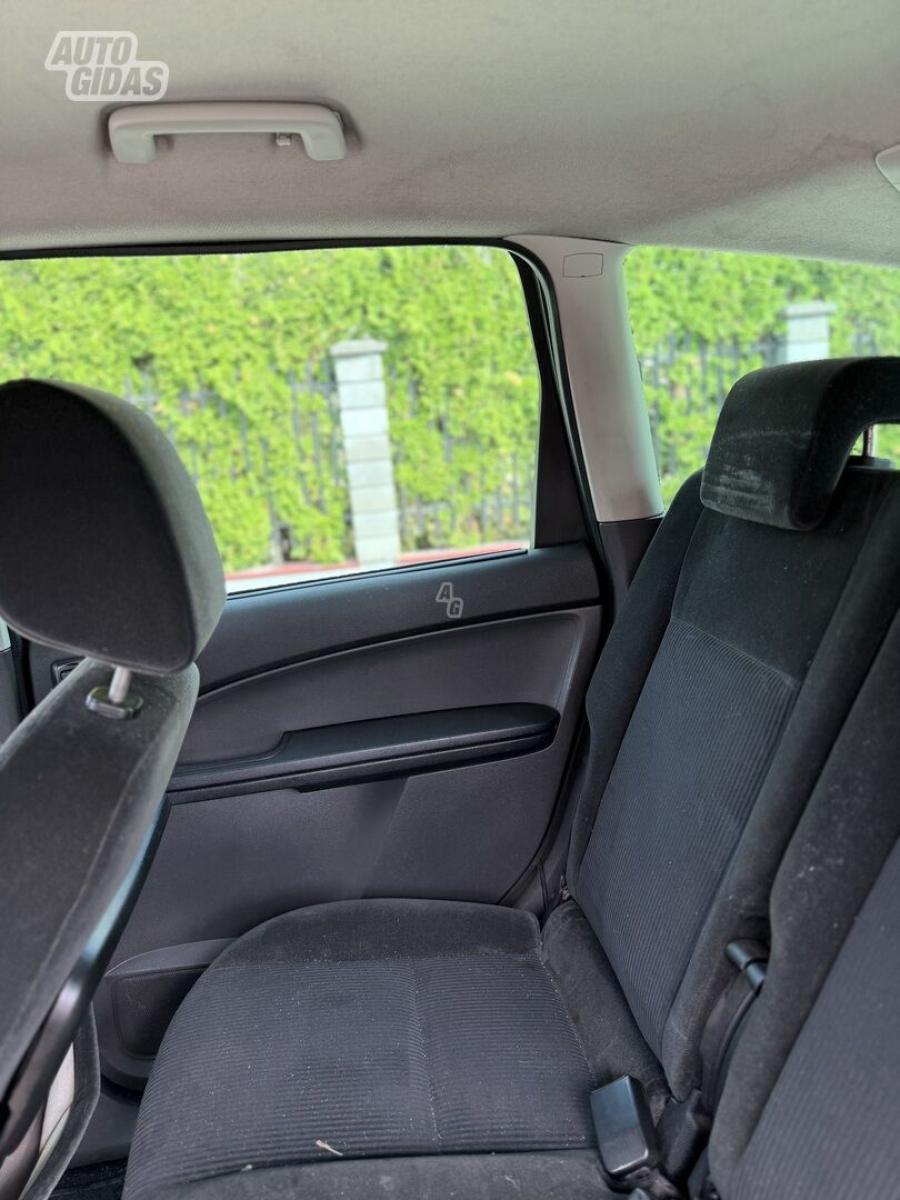 Pelēks Ford C-Max 2005 Kauņa, ar dzinēja tilpumu 1.60 L un nobraukumu 250 tūkst. km par 850 €, foto 13 vietnē AUTOMOTO.COM.LV