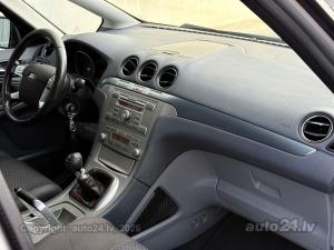 Серый Форд Си-Макс 2006 в Таллин, объемом двигателя 2.00 л и пробегом 389 тыс. км за 1499 €, фото 7 на AUTOMOTO.COM.LV