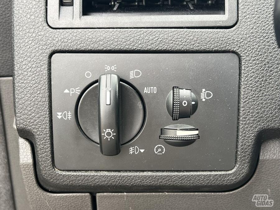 Grey Ford C-Max 2008 in Kedainiai, with an engine capacity of 1.60 L and mileage of 244 thousand km for 2999 €, photo 20 on AUTOMOTO.COM.LV