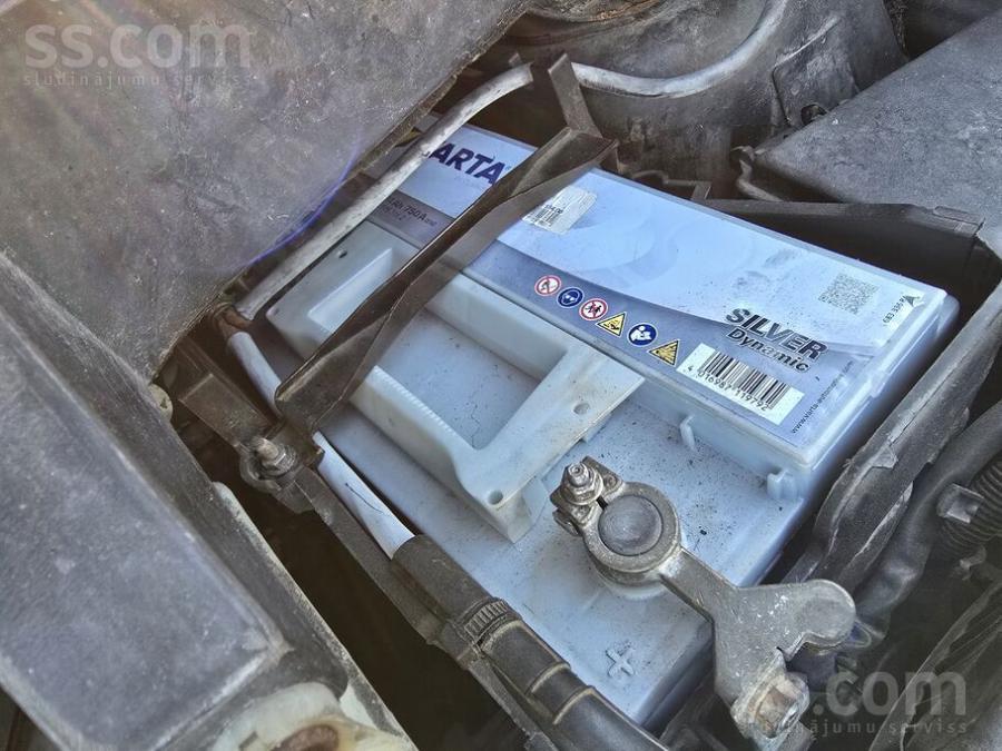 Pelēks Ford C-Max 2008 Rīga, ar dzinēja tilpumu 1.60 L un nobraukumu 290 tūkst. km par 1100 €, foto 11 vietnē AUTOMOTO.COM.LV