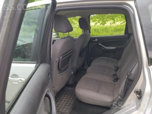 Grey Ford C-Max 2009 in Saldus, with an engine capacity of 1.60 L and mileage of 350 thousand km for 760 €, photo 7 on AUTOMOTO.COM.LV