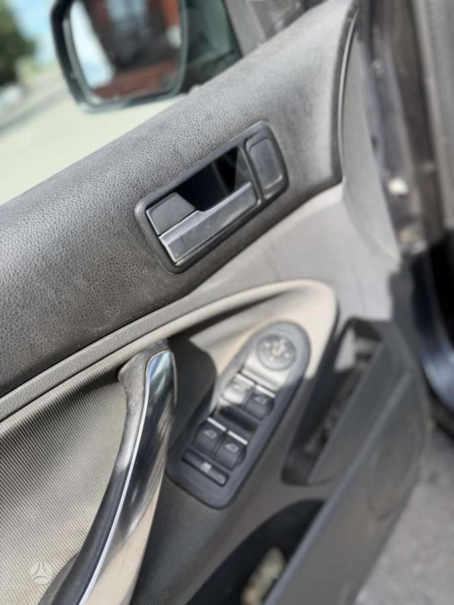 Pelēks Ford C-Max 2009 Kauņa, ar dzinēja tilpumu 1.56 L un nobraukumu 256 tūkst. km par 1550 €, foto 14 vietnē AUTOMOTO.COM.LV