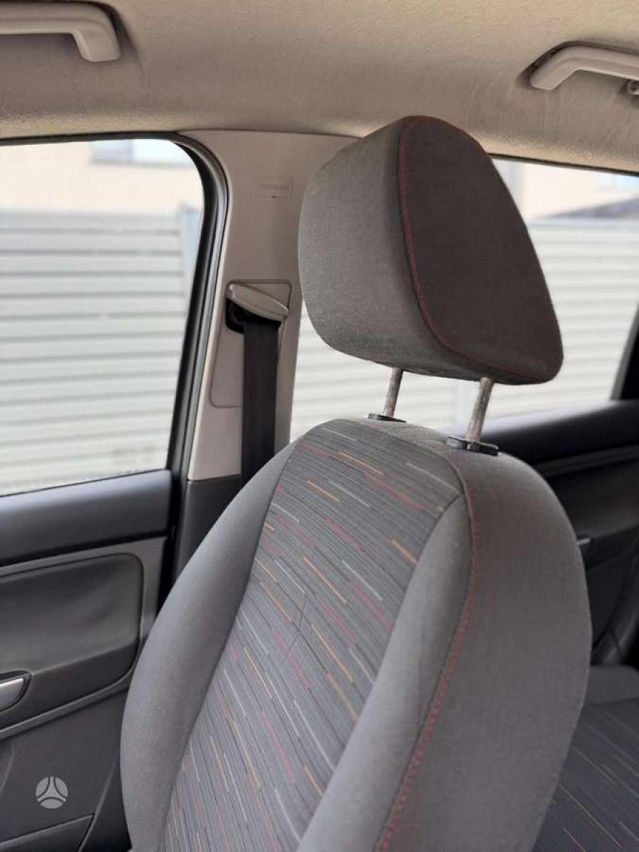 Pelēks Ford C-Max 2009 Kauņa, ar dzinēja tilpumu 1.56 L un nobraukumu 256 tūkst. km par 1550 €, foto 27 vietnē AUTOMOTO.COM.LV