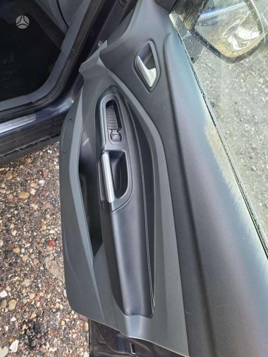 Grey Ford C-Max 2011 in Ukmerge, with an engine capacity of 1.56 L and mileage of 238 thousand km for 2850 €, photo 14 on AUTOMOTO.COM.LV