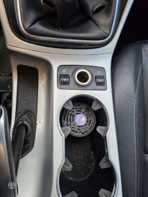 Grey Ford C-Max 2011 in Ukmerge, with an engine capacity of 1.56 L and mileage of 238 thousand km for 2850 €, photo 18 on AUTOMOTO.COM.LV
