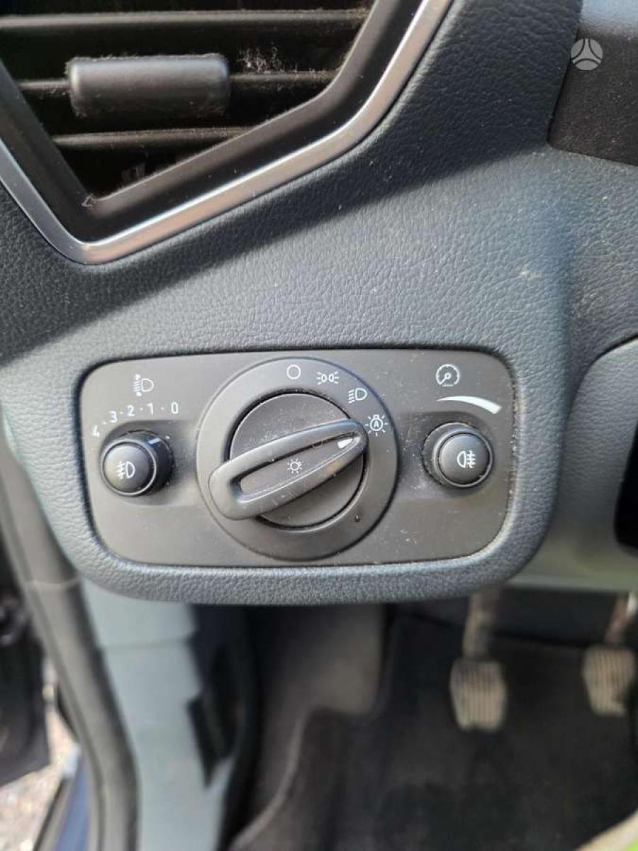 Grey Ford C-Max 2011 in Ukmerge, with an engine capacity of 1.56 L and mileage of 238 thousand km for 2850 €, photo 19 on AUTOMOTO.COM.LV