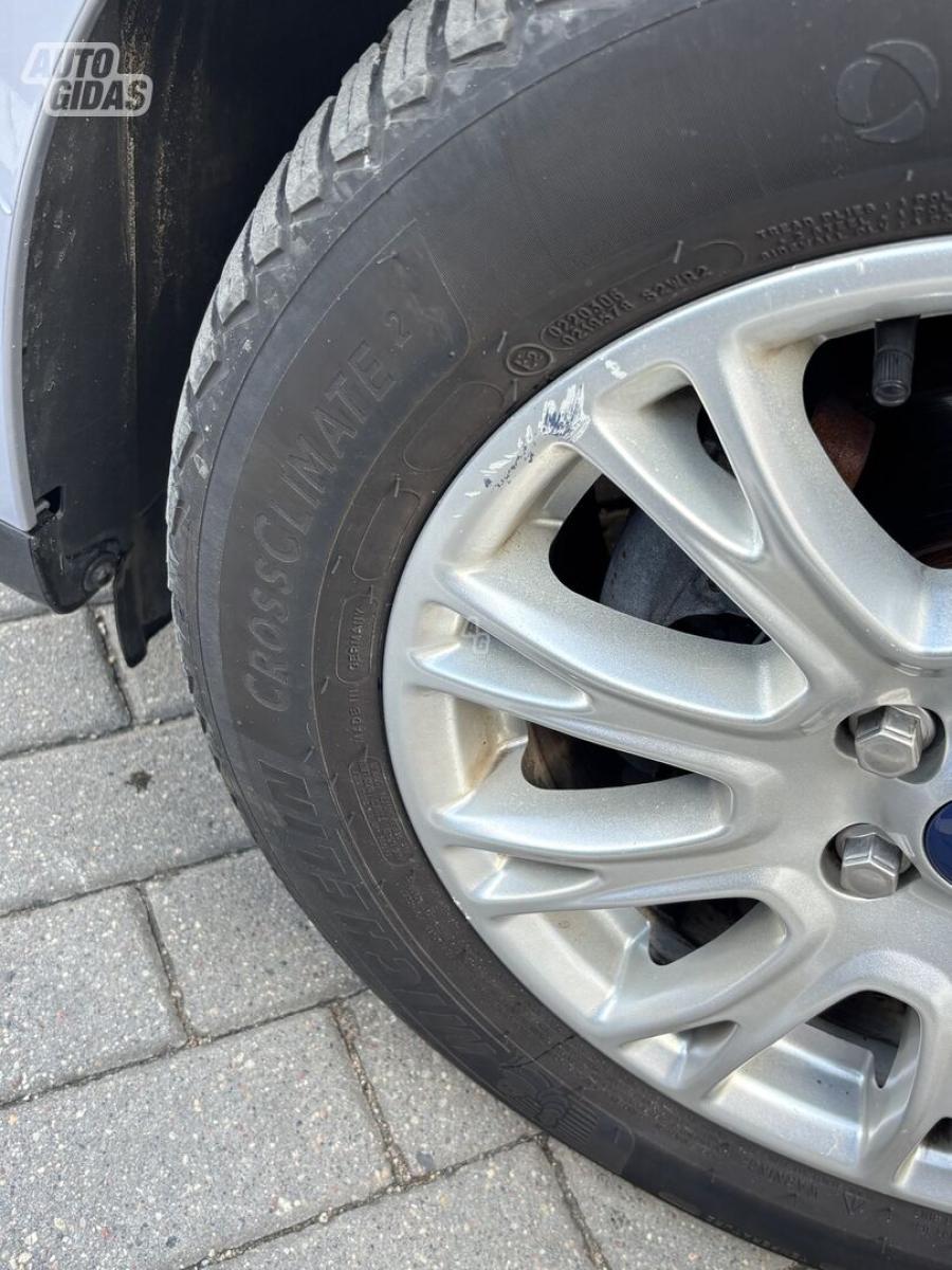Pelēks Ford C-Max 2011 Kauņa, ar dzinēja tilpumu 1.60 L un nobraukumu 228 tūkst. km par 3050 €, foto 6 vietnē AUTOMOTO.COM.LV