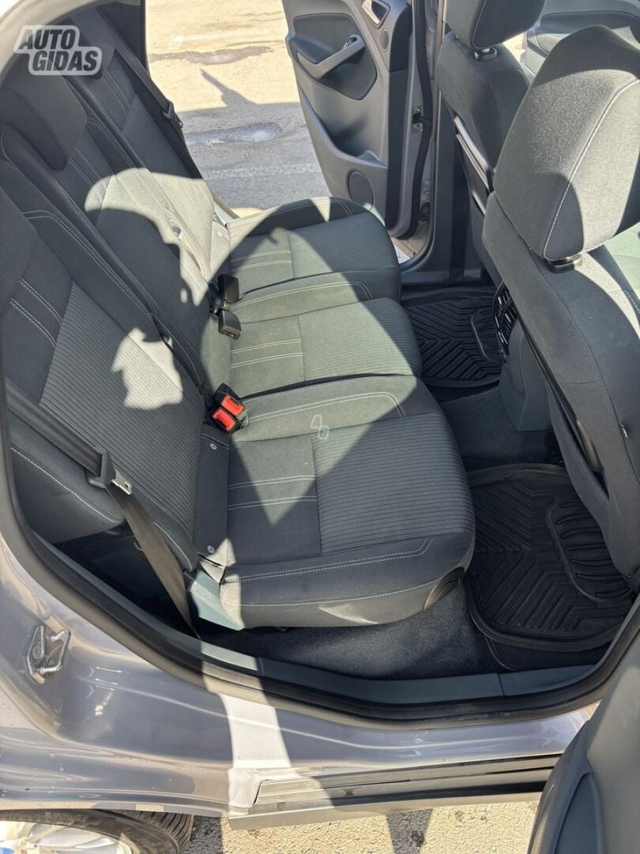 Pelēks Ford C-Max 2011 Kauņa, ar dzinēja tilpumu 1.60 L un nobraukumu 228 tūkst. km par 3050 €, foto 10 vietnē AUTOMOTO.COM.LV