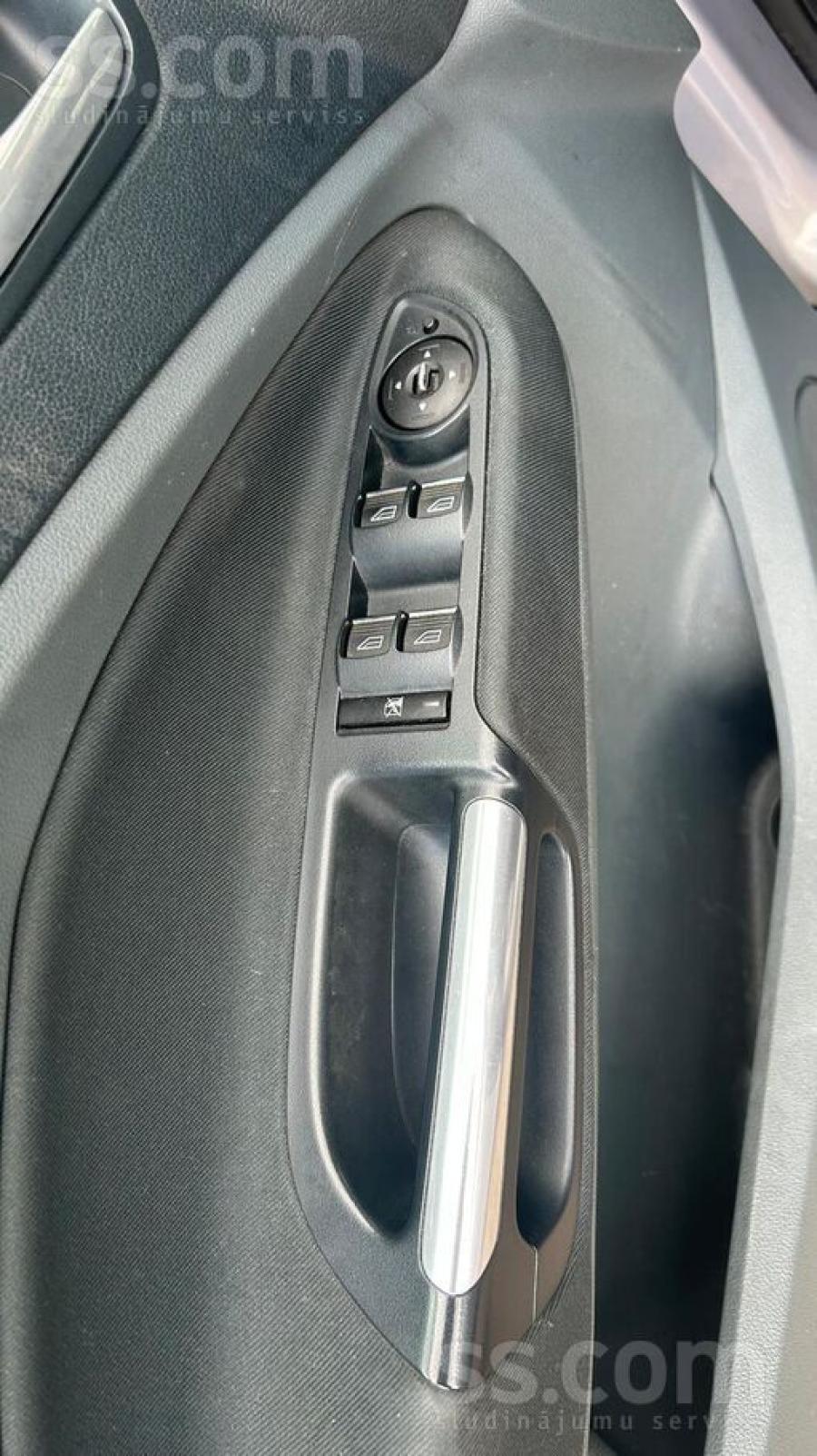 Grey Ford C-Max 2012 in Riga, with an engine capacity of 1.50 L and mileage of 470 thousand km for 2100 €, photo 8 on AUTOMOTO.COM.LV