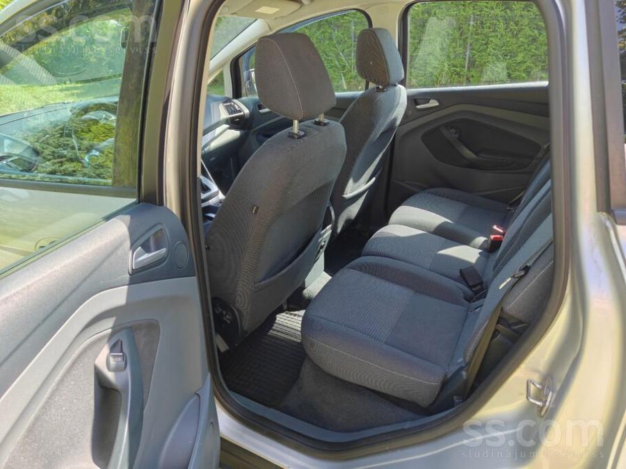 Grey Ford C-Max 2013 in Riga, with an engine capacity of 2.00 L and mileage of 146 thousand km for 5000 €, photo 8 on AUTOMOTO.COM.LV