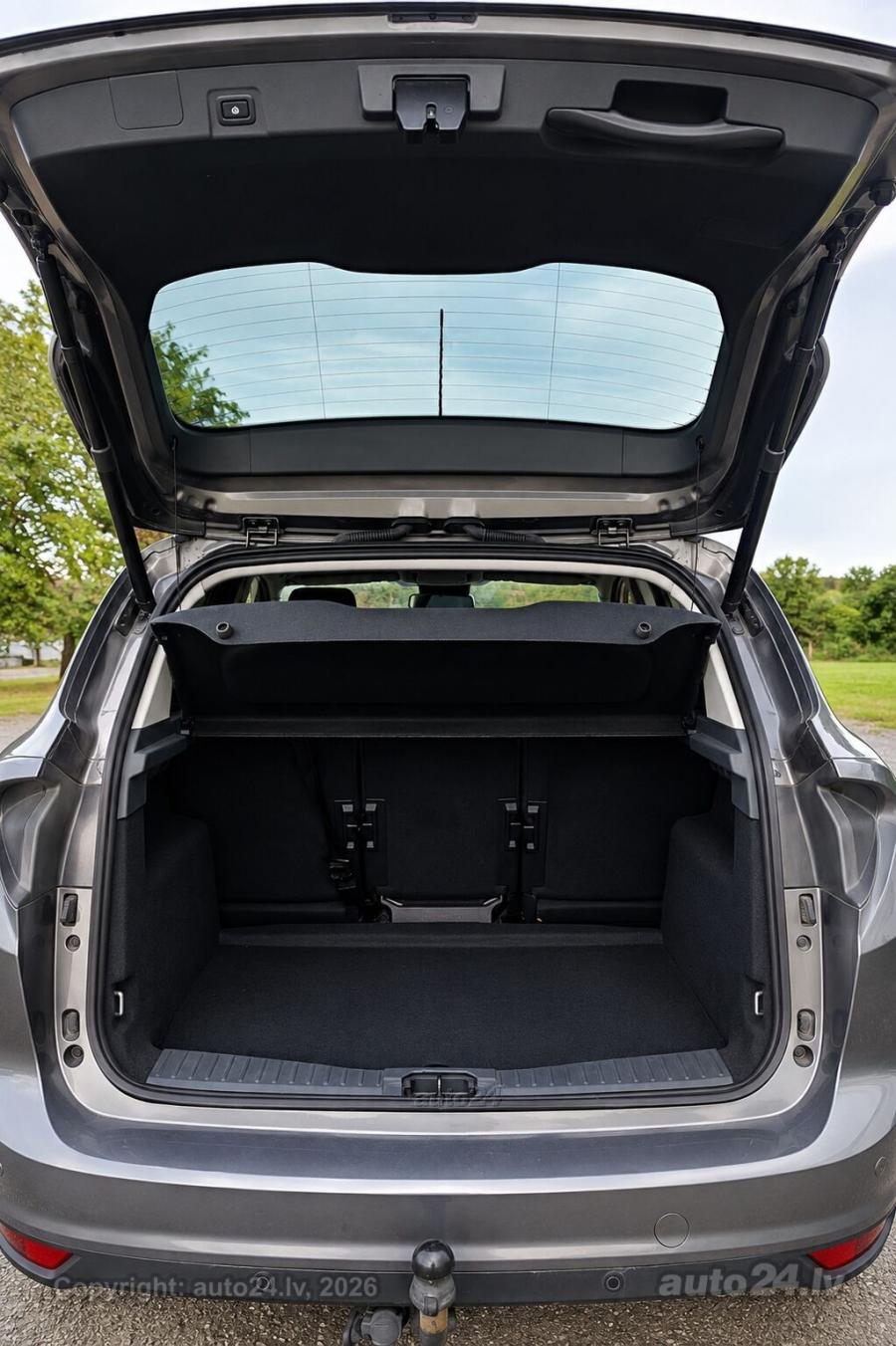 Pelēks Ford C-Max 2013 Tallina, ar dzinēja tilpumu 2.00 L un nobraukumu 118 tūkst. km par 6500 €, foto 11 vietnē AUTOMOTO.COM.LV