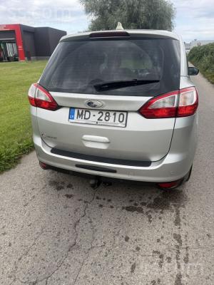 Grey Ford C-Max 2015 in Riga, with an engine capacity of 1.60 L and mileage of 270 thousand km for 8000 €, photo 6 on AUTOMOTO.COM.LV