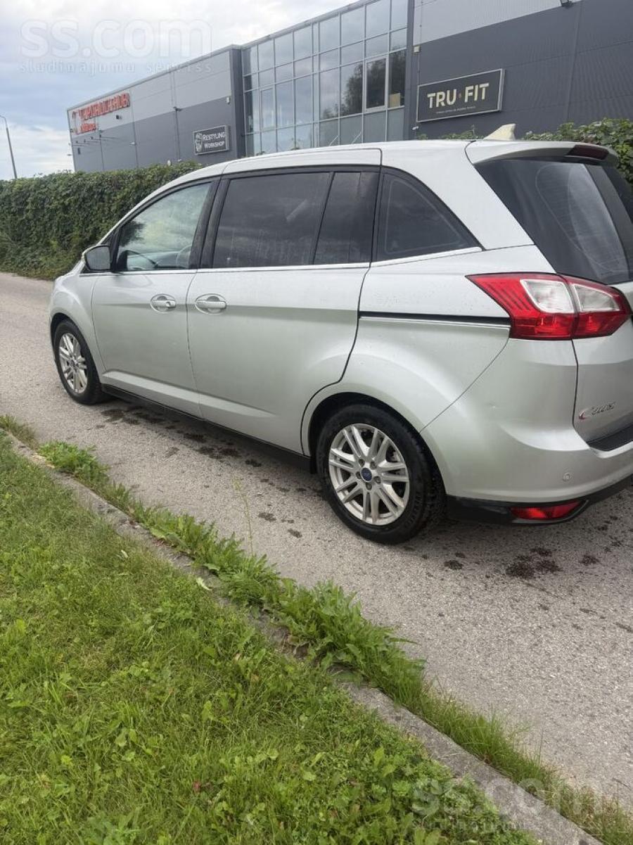 Grey Ford C-Max 2015 in Riga, with an engine capacity of 1.60 L and mileage of 270 thousand km for 8000 €, photo 7 on AUTOMOTO.COM.LV