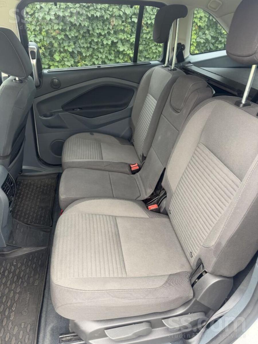 Grey Ford C-Max 2015 in Riga, with an engine capacity of 1.60 L and mileage of 270 thousand km for 8000 €, photo 9 on AUTOMOTO.COM.LV