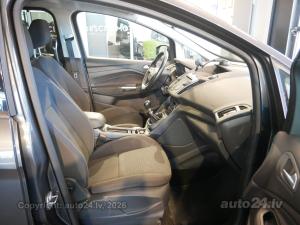 Pelēks Ford C-Max 2017 Tallina, ar dzinēja tilpumu 1.00 L un nobraukumu 99 tūkst. km par 7990 €, foto 10 vietnē AUTOMOTO.COM.LV