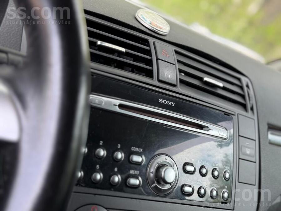 Ford C-Max 2004 Rīga, ar dzinēja tilpumu 1.60 L un nobraukumu 390 tūkst. km par 1250 €, foto 5 vietnē AUTOMOTO.COM.LV