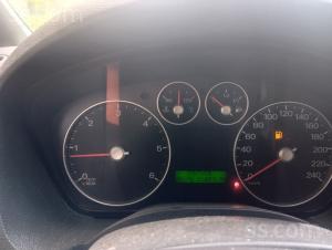 Ford C-Max 2004 Rēzekne, ar dzinēja tilpumu 1.60 L un nobraukumu 367 tūkst. km par 520 €, foto 5 vietnē AUTOMOTO.COM.LV