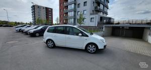 Ford C-Max 2005 in Gargzdai, with an engine capacity of 1.60 L and mileage of 275 thousand km for 1250 €, photo 3 on AUTOMOTO.COM.LV