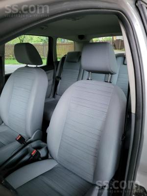 Ford C-Max 2007 in Riga, with an engine capacity of 1.80 L and mileage of 191 thousand km for 3800 €, photo 6 on AUTOMOTO.COM.LV