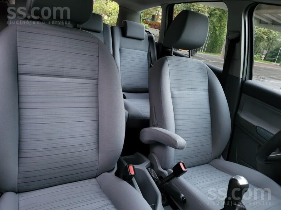 Ford C-Max 2007 in Riga, with an engine capacity of 1.80 L and mileage of 191 thousand km for 3800 €, photo 10 on AUTOMOTO.COM.LV