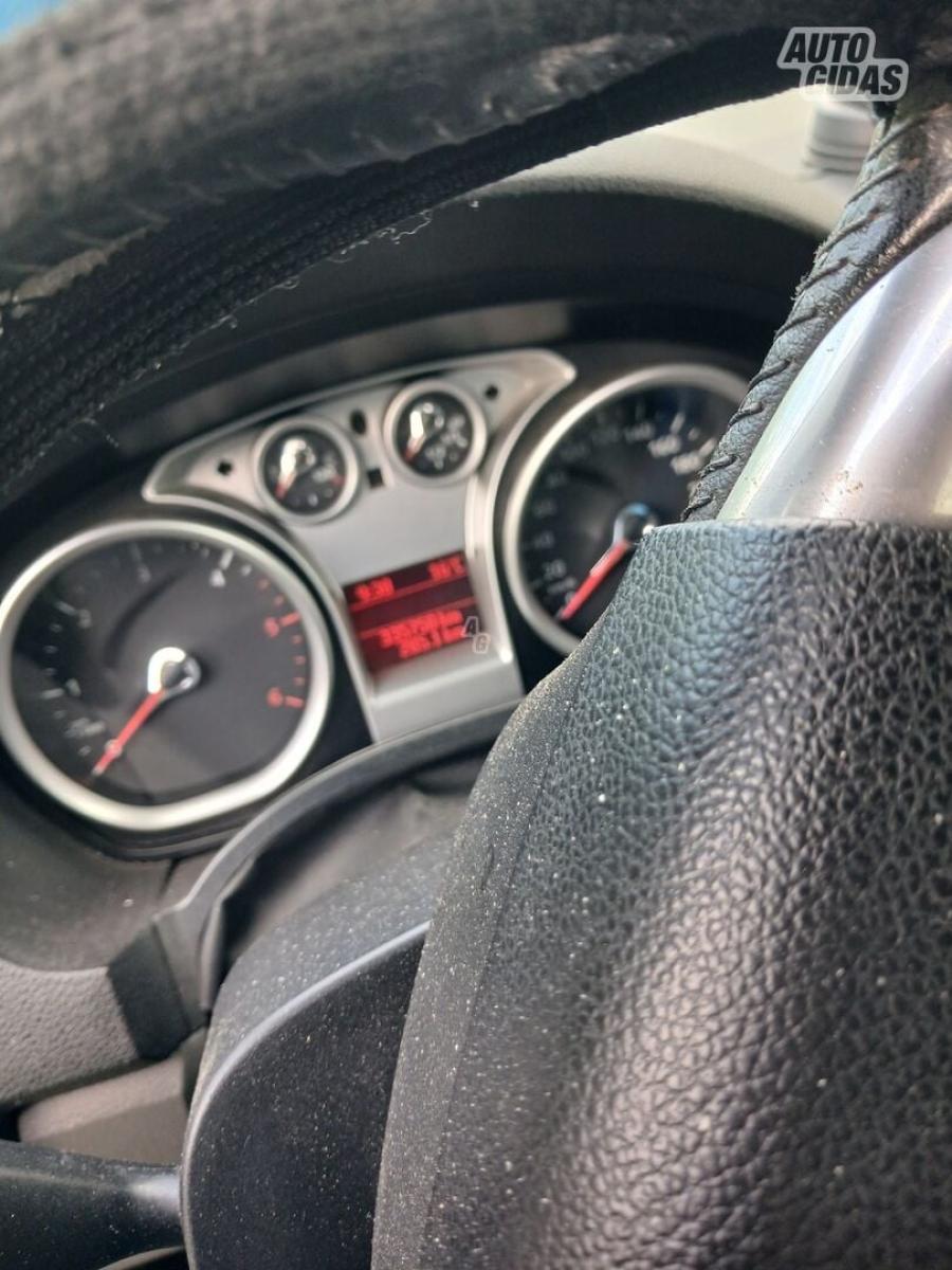 Ford C-Max 2008 in Raseiniai, with an engine capacity of 1.80 L and mileage of 336 thousand km for 1400 €, photo 5 on AUTOMOTO.COM.LV