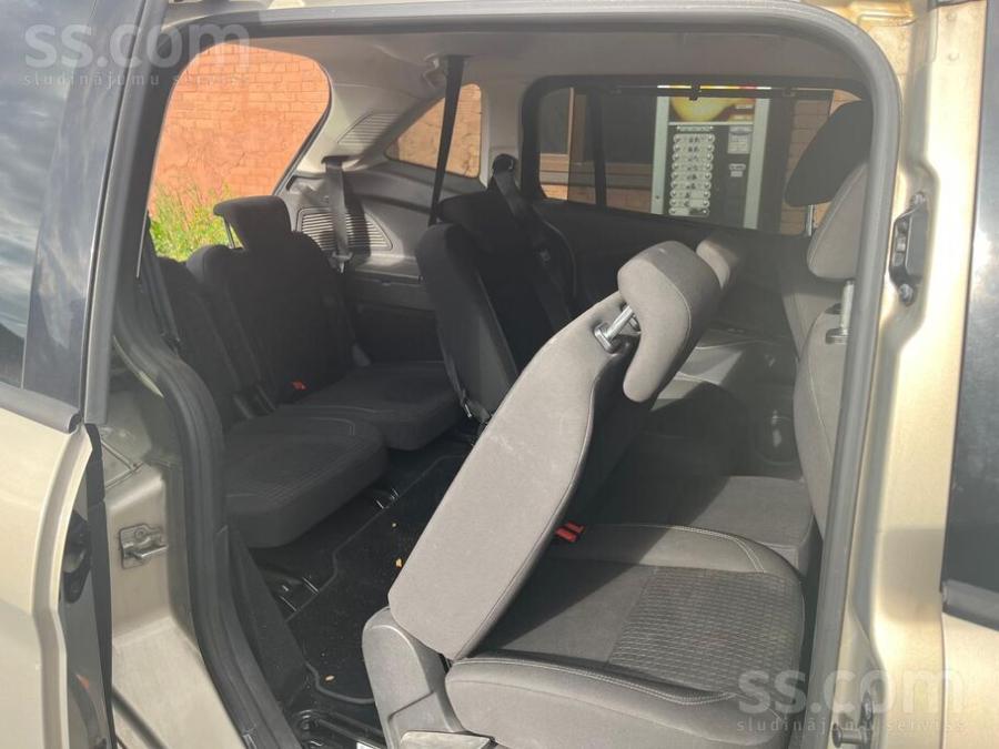 Ford C-Max 2016 Daugavpils, ar dzinēja tilpumu 1.50 L un nobraukumu 162 tūkst. km par 5400 €, foto 10 vietnē AUTOMOTO.COM.LV