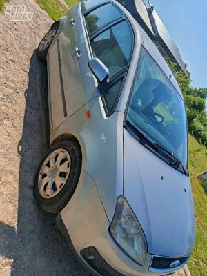 Ford C-Max 2004 in Raseiniai, with an engine capacity of 1.60 L and mileage of 275 thousand km for 740 €, photo 5 on AUTOMOTO.COM.LV