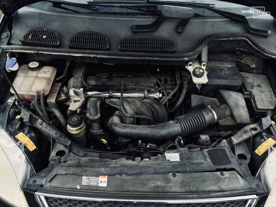 Ford C-Max 2005 in Marijampole, with an engine capacity of 1.60 L and mileage of 227 thousand km for 1250 €, photo 13 on AUTOMOTO.COM.LV