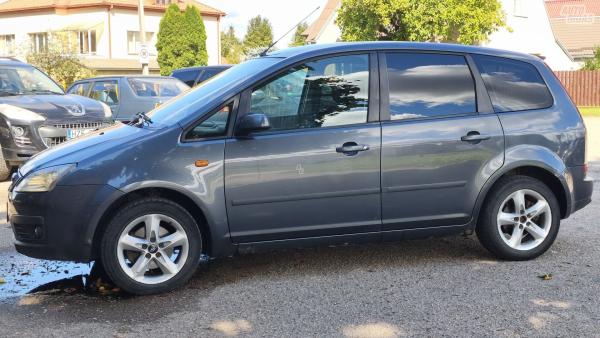 Ford C-Max 2005 in Siauliai, with an engine capacity of 1.60 L and mileage of 268 thousand km for 750 €, photo 6 on AUTOMOTO.COM.LV